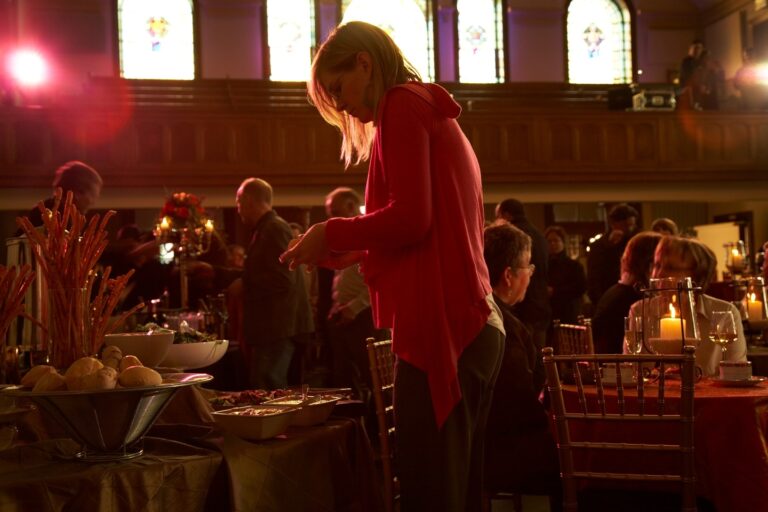 How to Host a Fabulous Cocktail Wedding Reception - Devour Catering